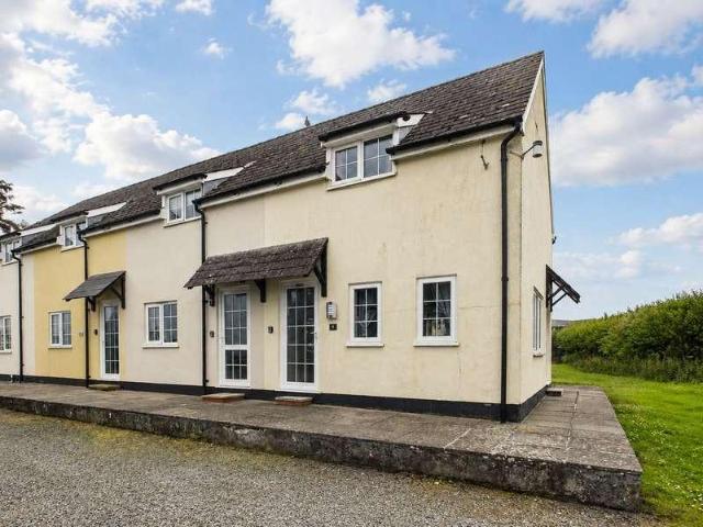 2 bed house for sale