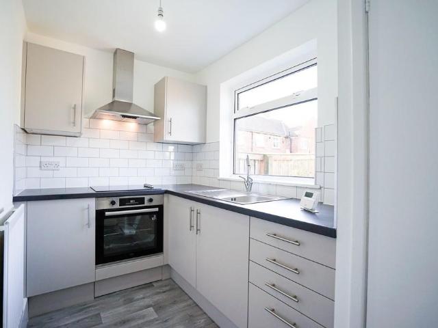2 bed house for sale
