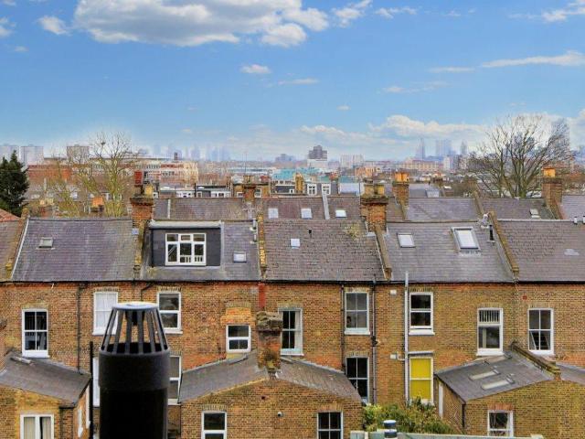 2 bed house for sale