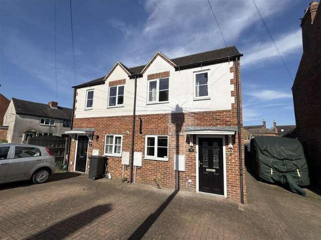 2 bed house for sale