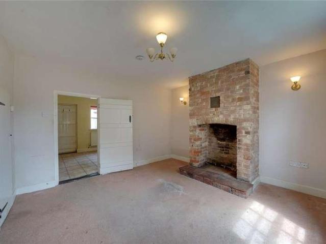 2 bed house for sale