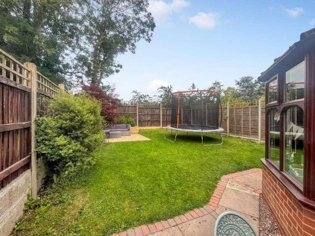 2 bed house for sale
