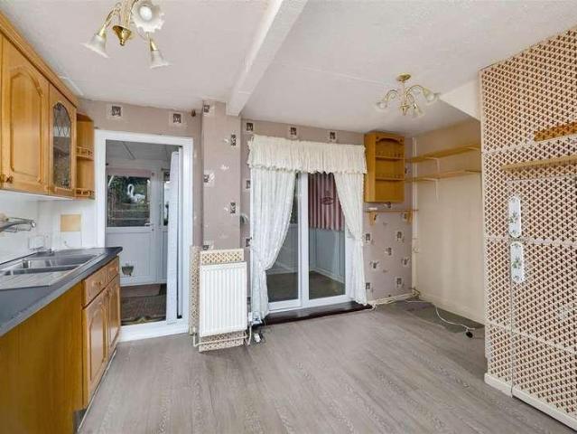 2 bed house for sale