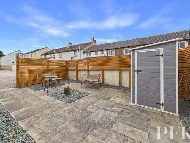 2 bed house for sale