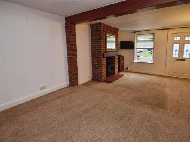 2 bed house for sale