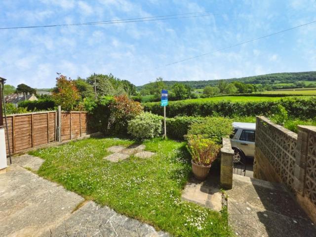 2 bed house for sale