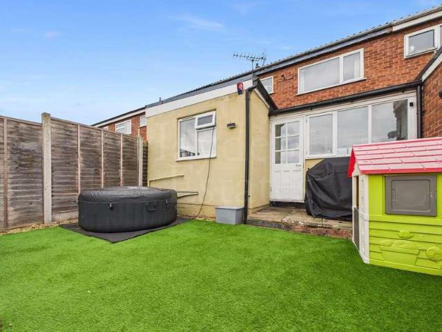 2 bed house for sale