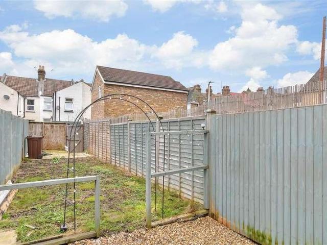 2 bed house for sale