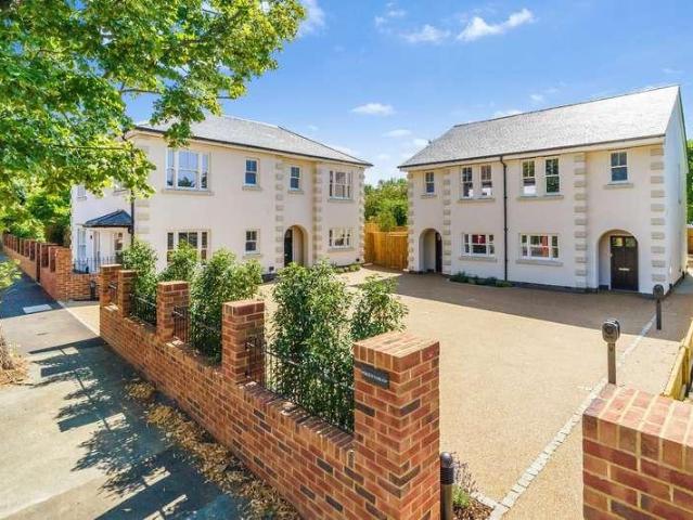 2 bed house for sale