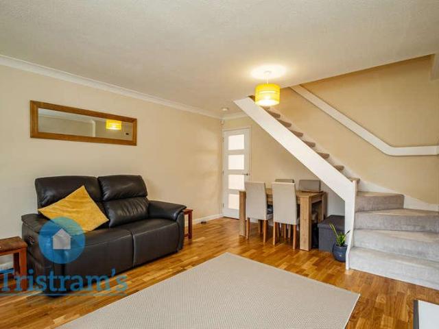 2 bed house for sale