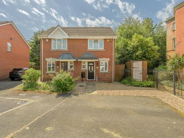 2 bed house for sale