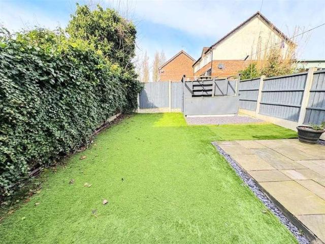 2 bed house for sale
