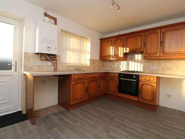 2 bed house for sale