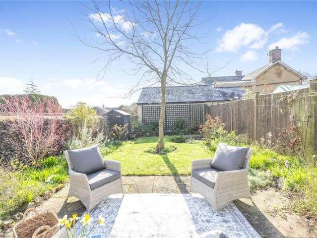 2 bed house for sale