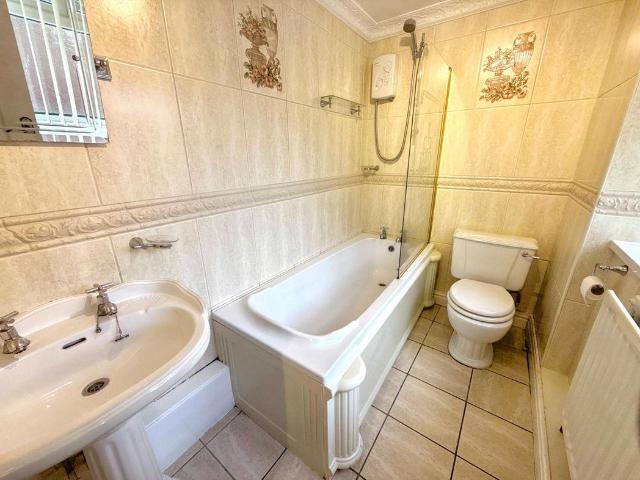 2 bed house for sale
