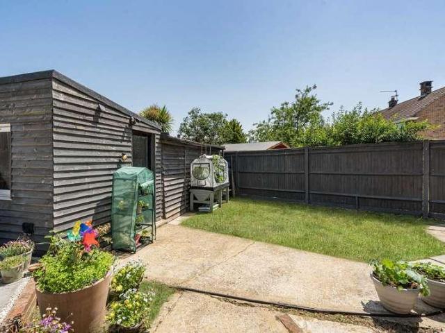 2 bed house for sale
