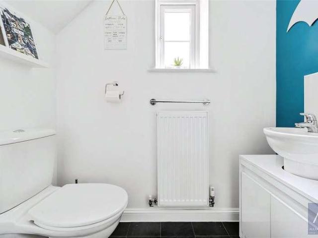 2 bed house for sale
