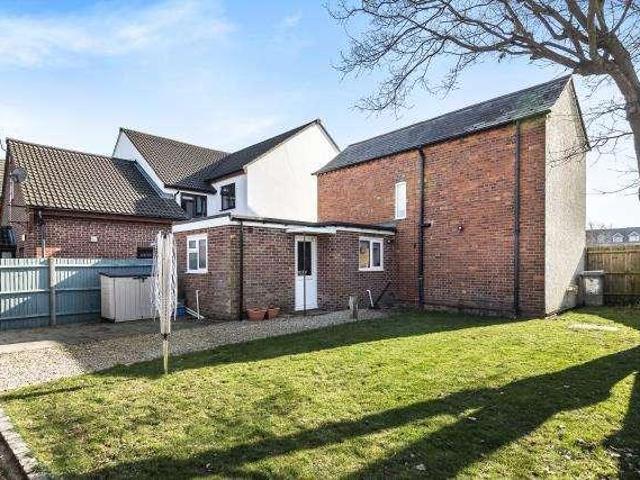 2 bed house for sale