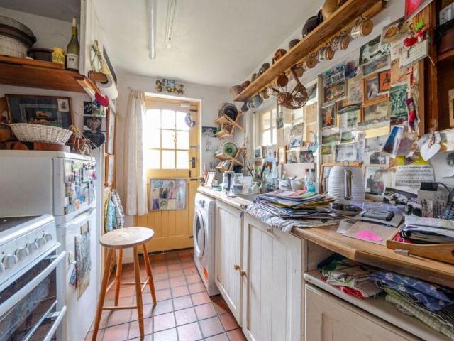 2 bed house for sale