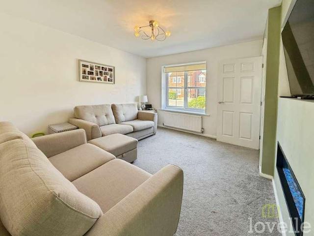 2 bed house for sale