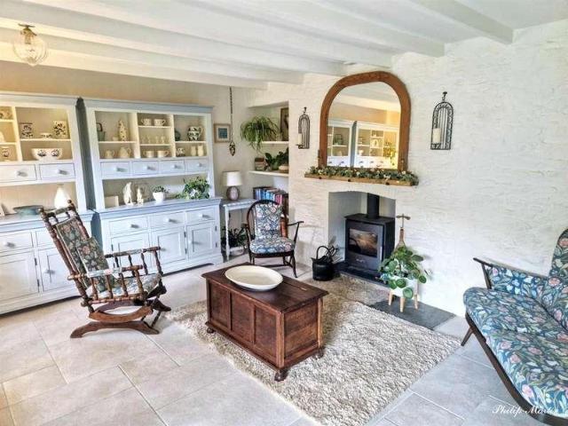 2 bed house for sale