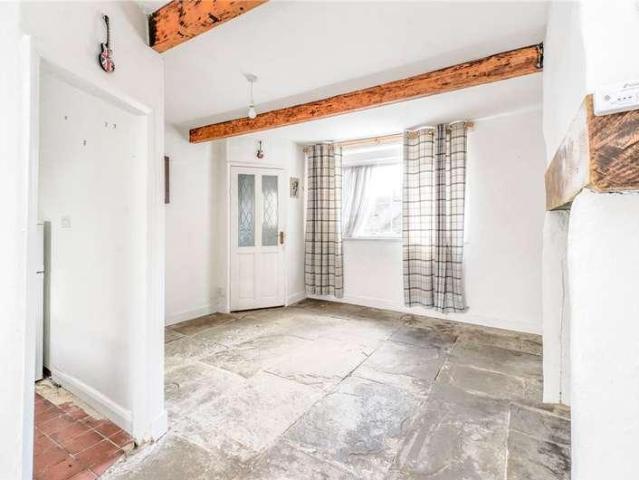 2 bed house for sale