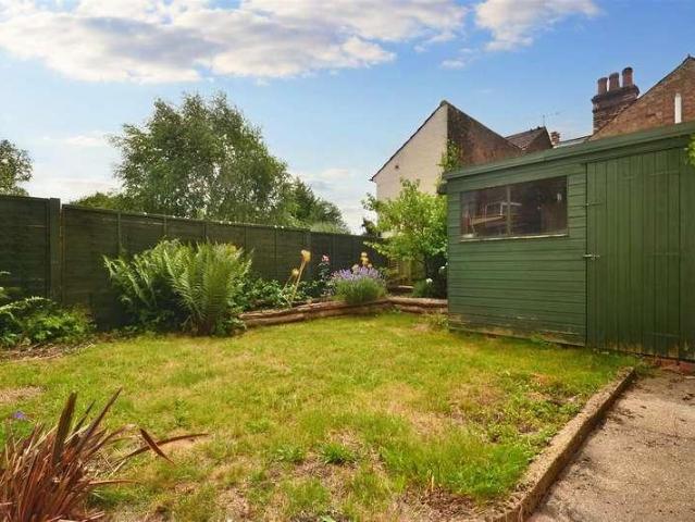 2 bed house for sale