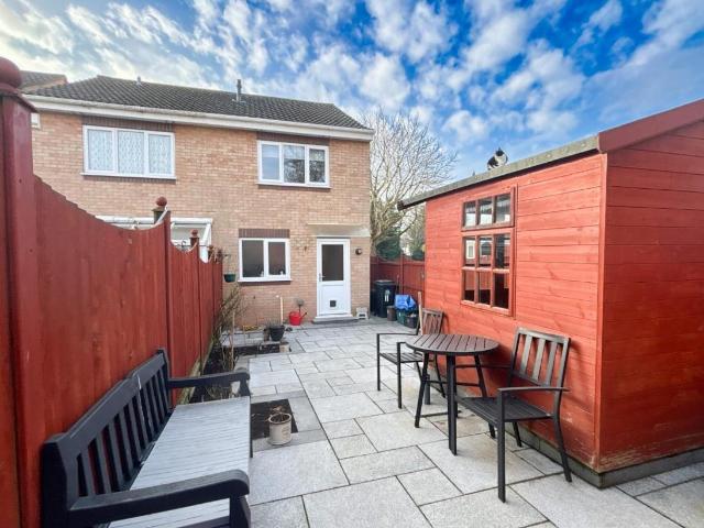 2 bed house for sale