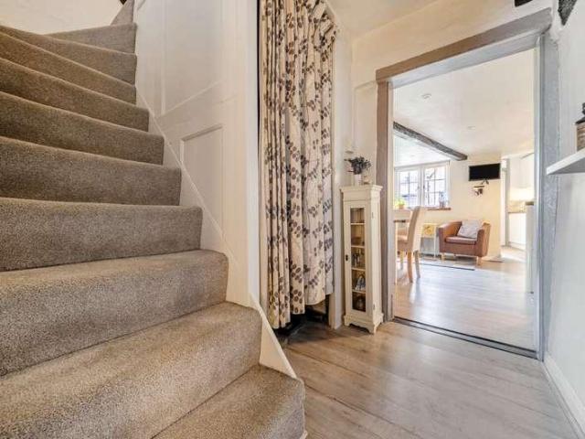 2 bed house for sale