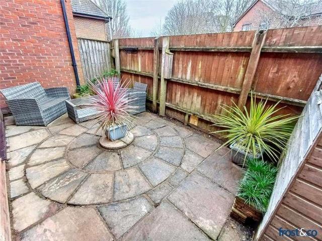 2 bed house for sale