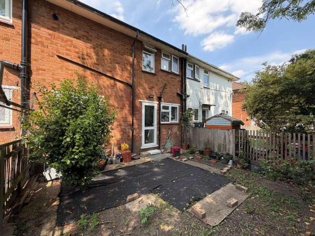 2 bed house for sale