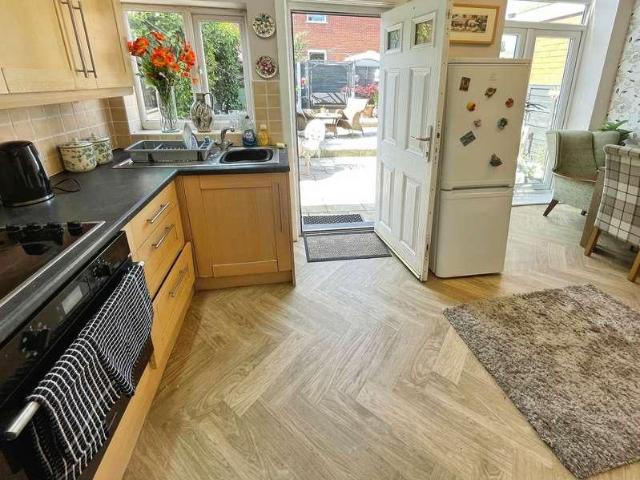 2 bed house for sale
