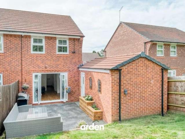 2 bed house for sale