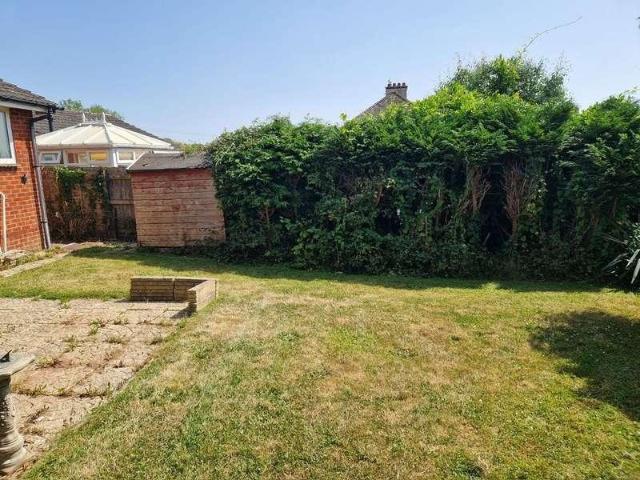 2 bed house for sale