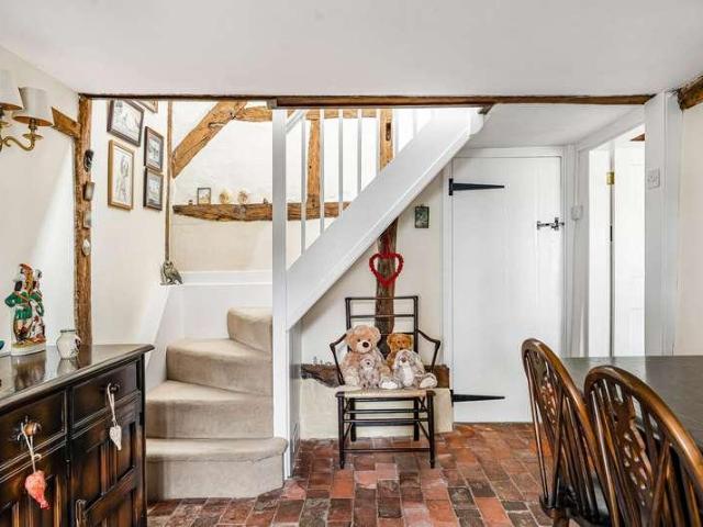 2 bed house for sale