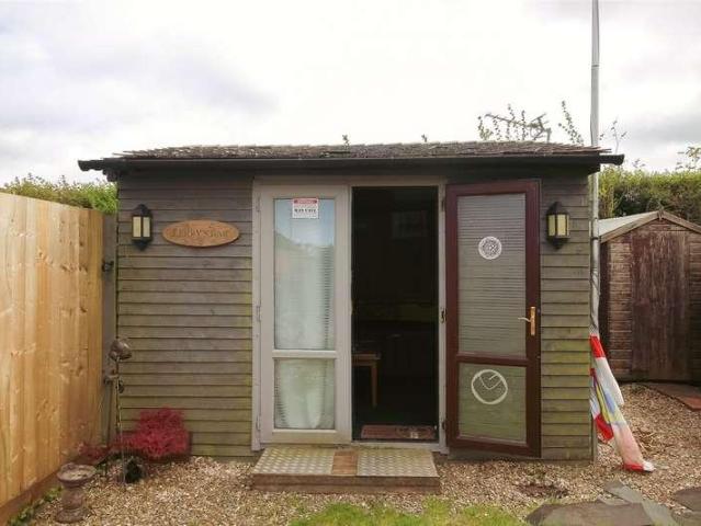 2 bed house for sale