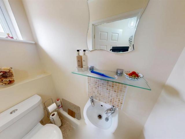 2 bed house for sale