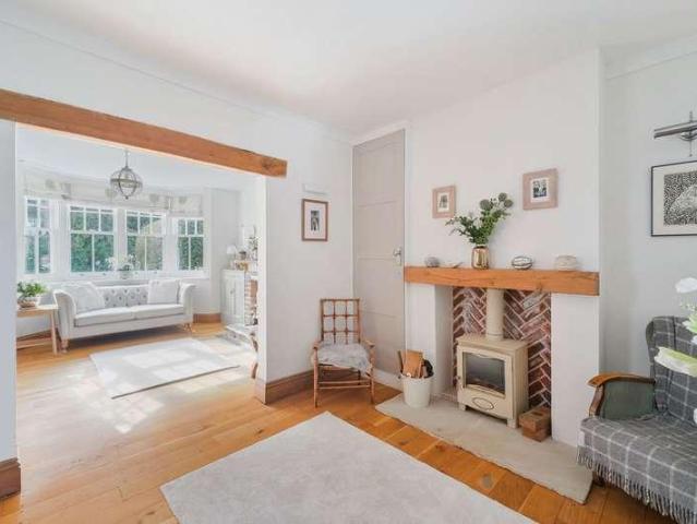 2 bed house for sale