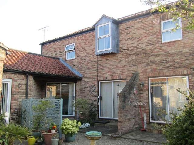 2 bed house for sale
