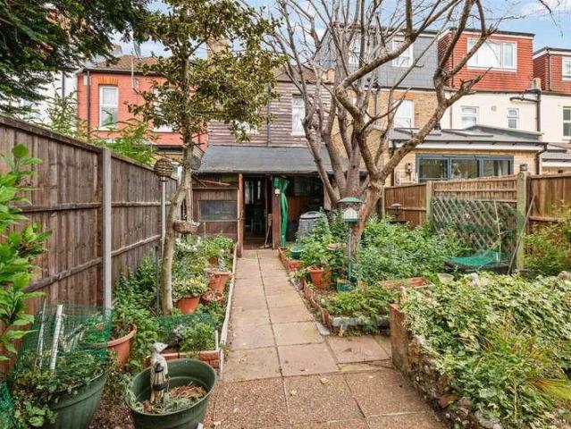 2 bed house for sale