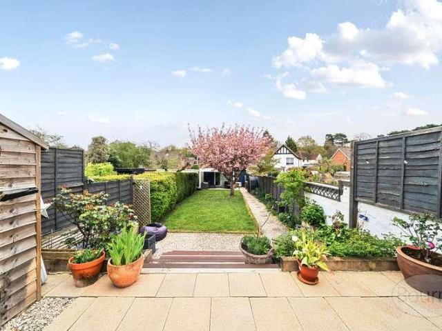 2 bed house for sale
