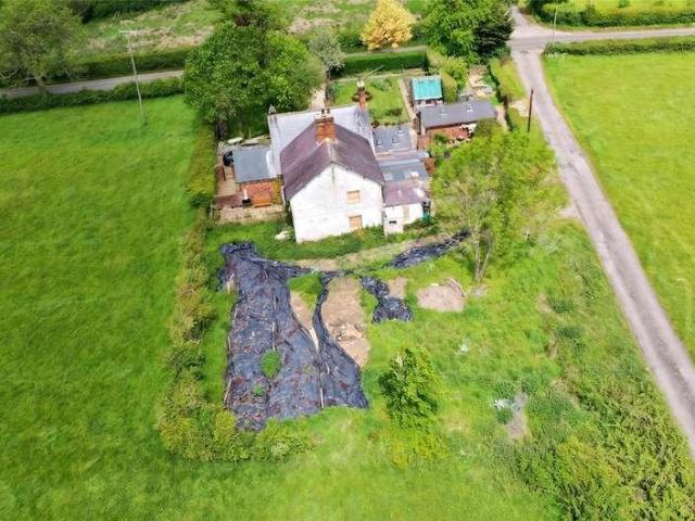 2 bed house for sale