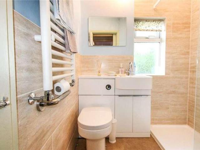 2 bed house for sale