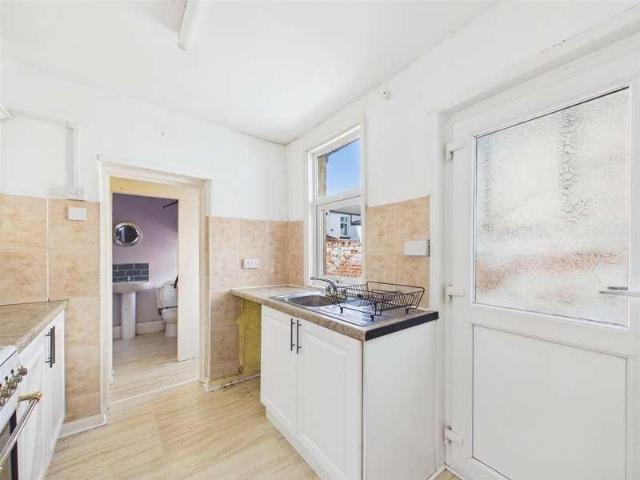 2 bed house for sale