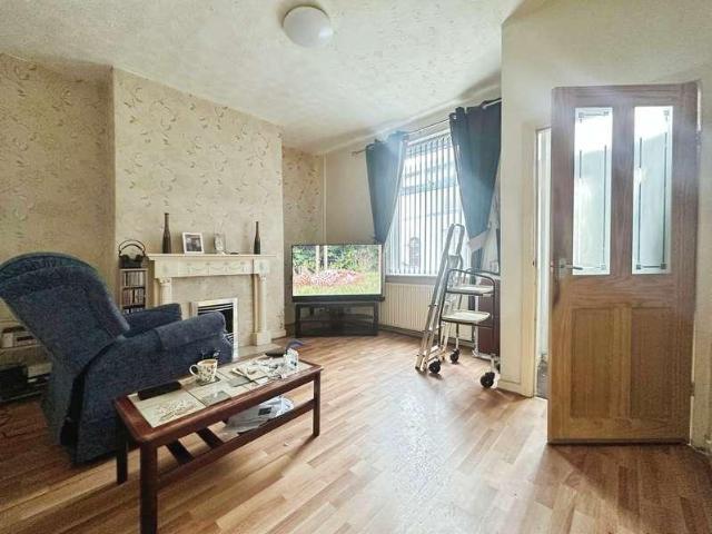 2 bed house for sale