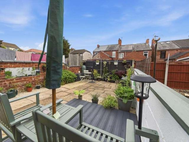 2 bed house for sale