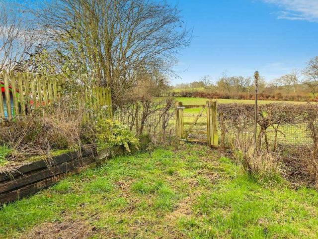 2 bed house for sale