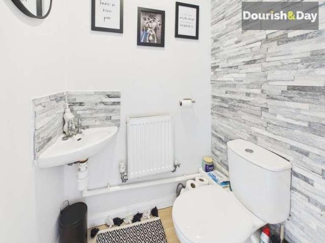 2 bed house for sale