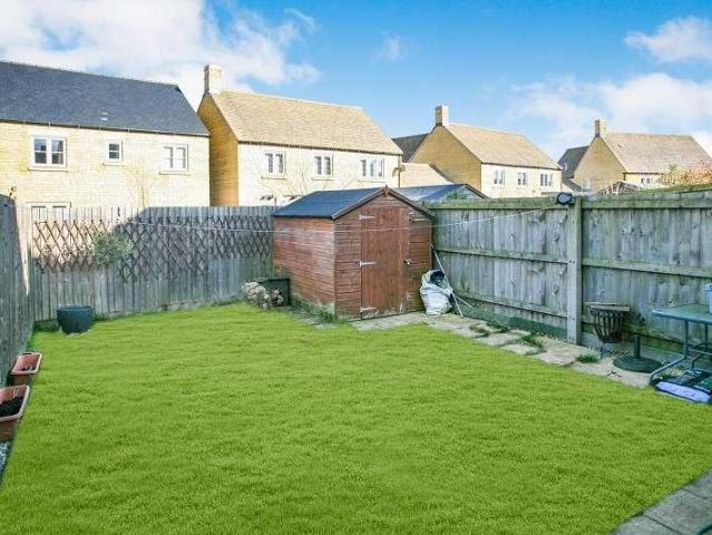 2 bed house for sale