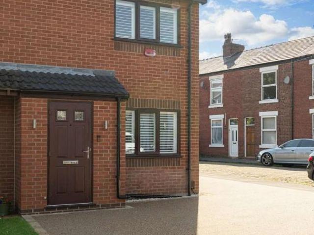2 bed house for sale